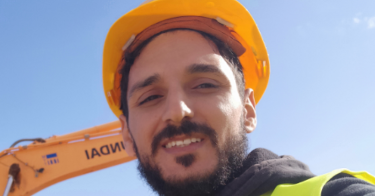 Mohamed (Sfax), manouvre en métallurgie et menuisier en aluminium et ...