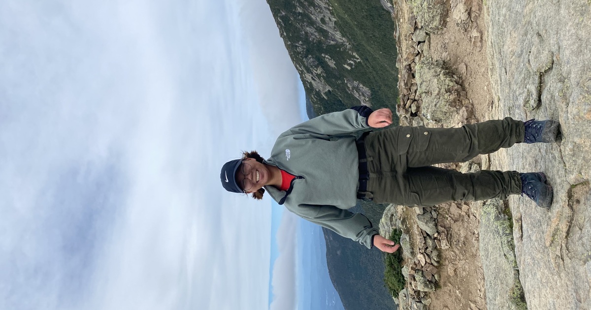 Emma (Montreal), Waitress, eager to learn! — HotellerieJobs