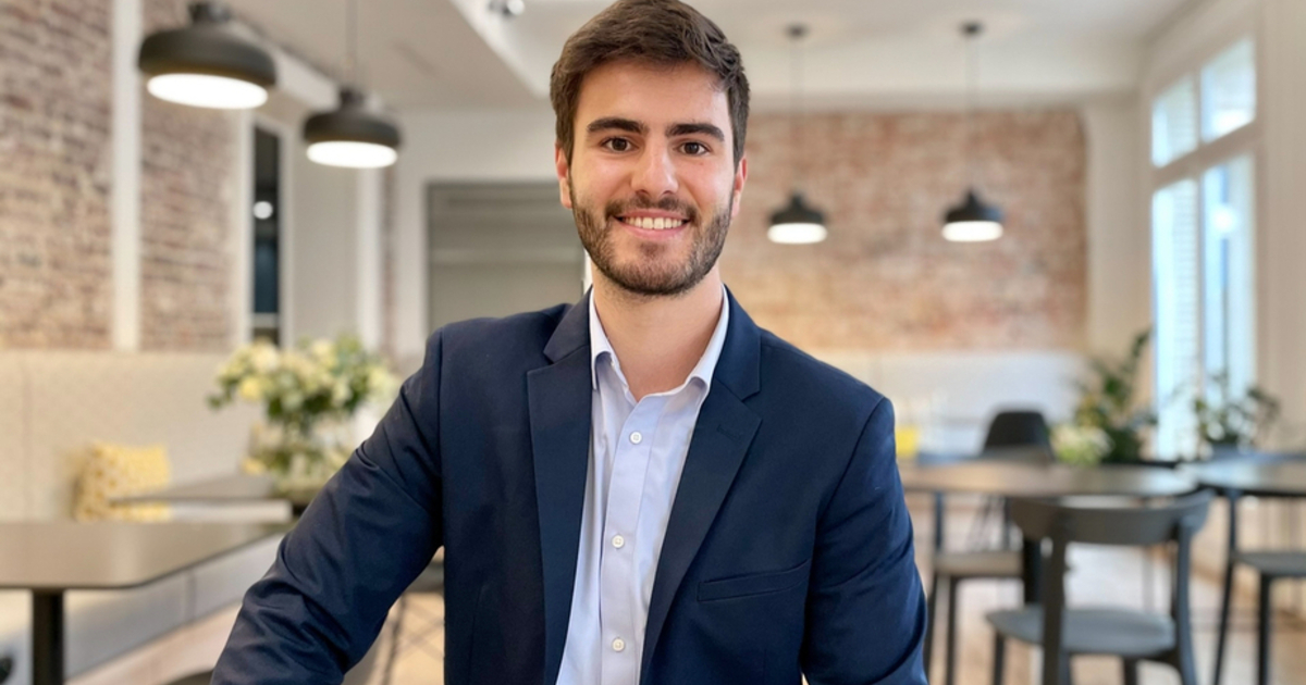 Simon (Montréal), Time to build a profesional career in Montreal ...